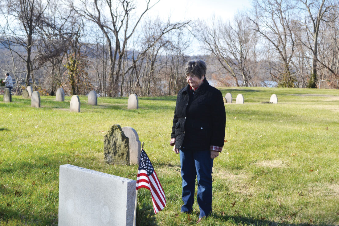 Belpre Rotary Club salutes Revolutionary soldiers with wreaths | News ...